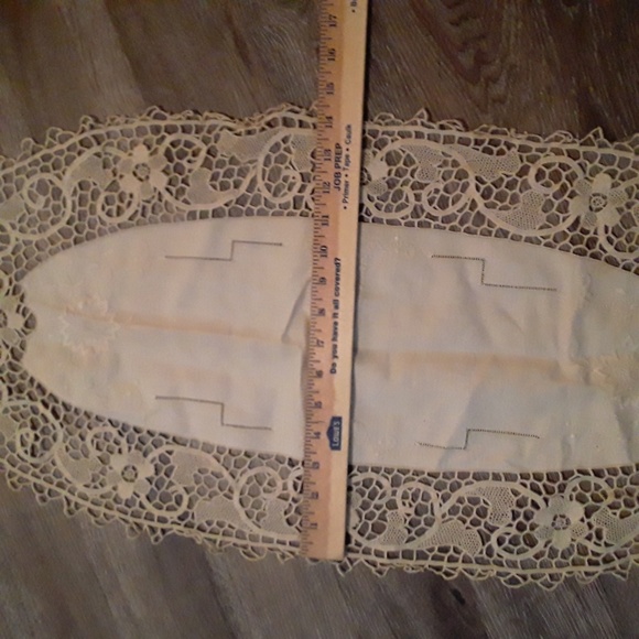 Vintage Linens | Kitchen | Vintage Oval Shape Table Runner | Poshmark